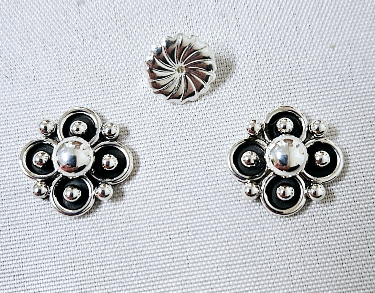 1054 Clover Dangle Post — Turquoise Tortoise Gallery